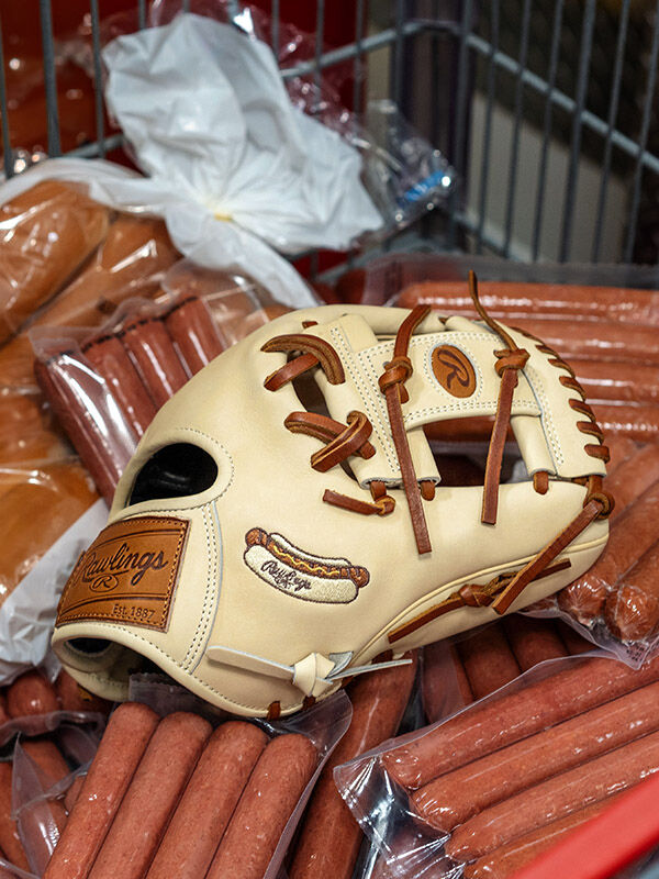 Rawlings Sporting Goods | The Official Glove Of MLB® | Rawlings